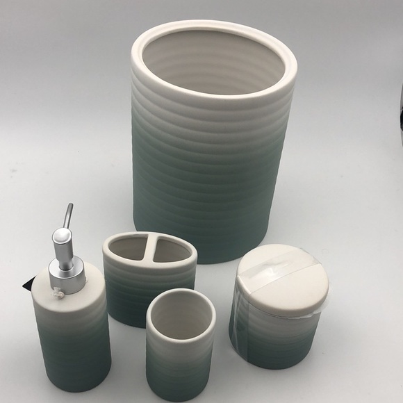 UGG | Bath | Ugg Fluff Ombre Ceramic Bath Accessory 6 Piece Set | Poshmark